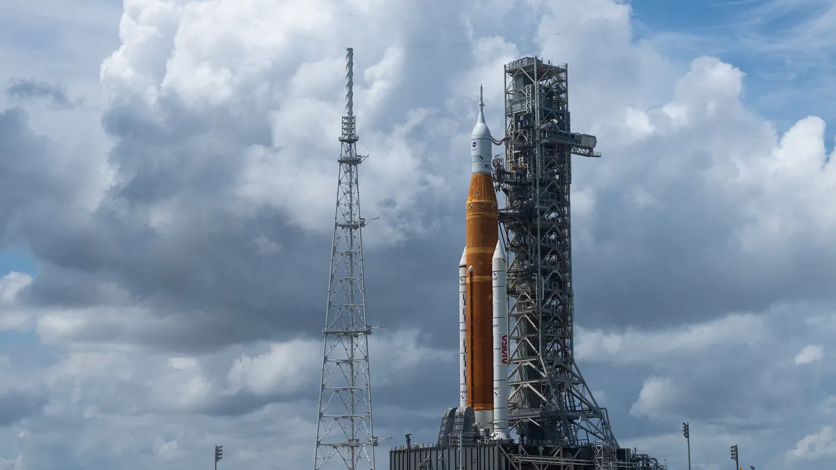 NASA Moves The Space Launch System Back To The VAB – TheSpaceBucket