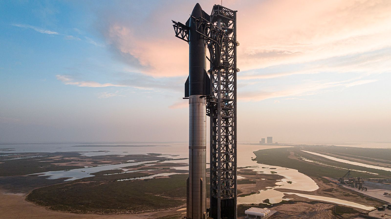 A Closer Look At SpaceX’s Finances & Starship Development – TheSpaceBucket